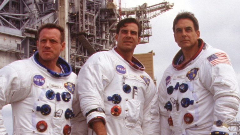 8 Must-See TV Shows About Astronauts | tvshowpilot.com