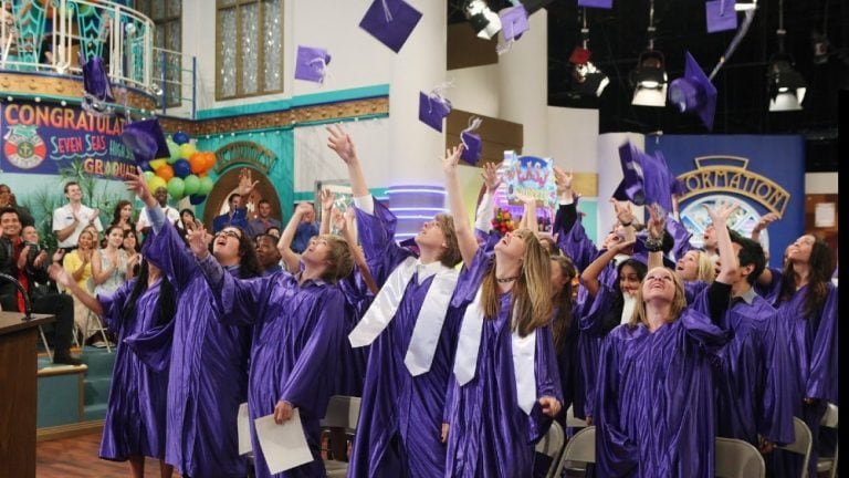 The 19 Best TV Show Episodes About Graduation | tvshowpilot.com