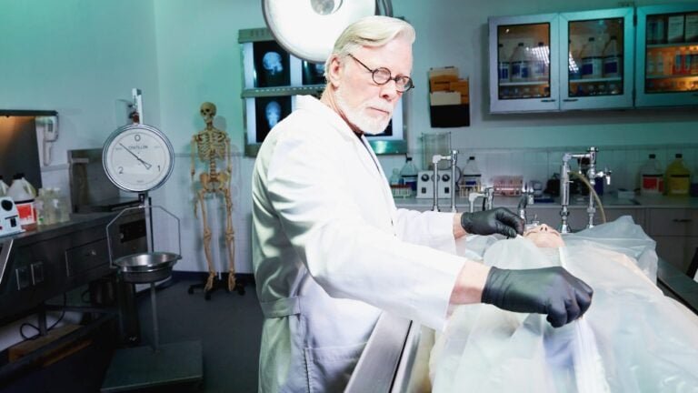 Top 11 TV Shows About Coroners | tvshowpilot.com