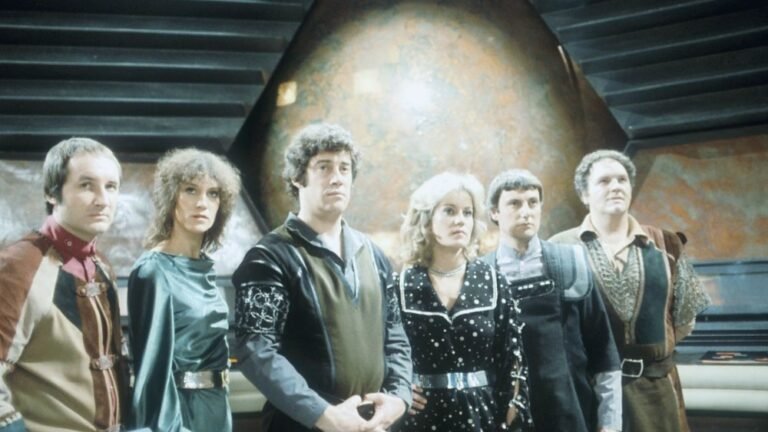 Top 15 Space Opera TV Shows (That Aren’t Star Trek) | tvshowpilot.com